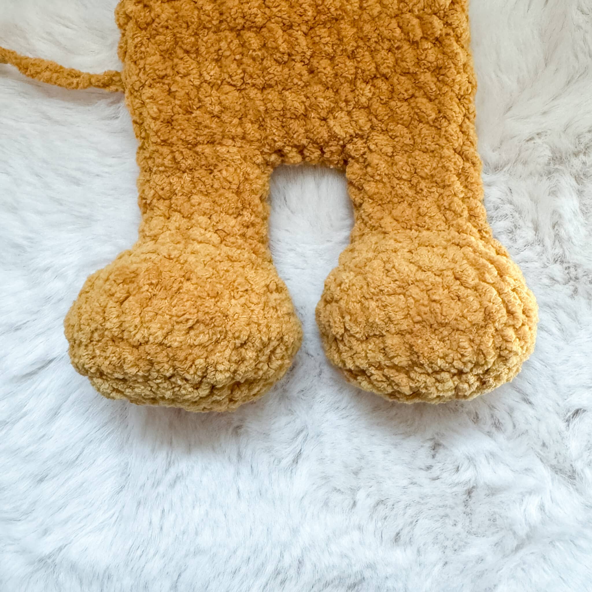 Connecting the Legs for the Big Footed Snuggler